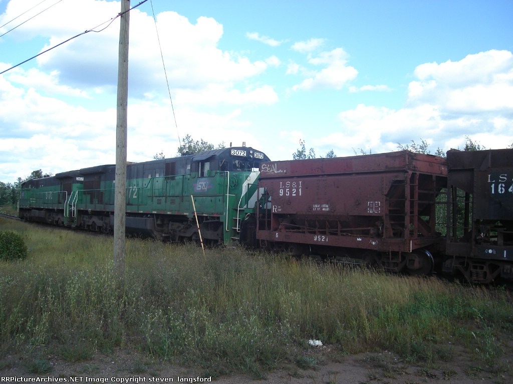 SWITCHING CARS IN THE YARD